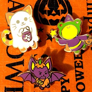 Trick-or-treat! Batty Enamel Pin - Etsy