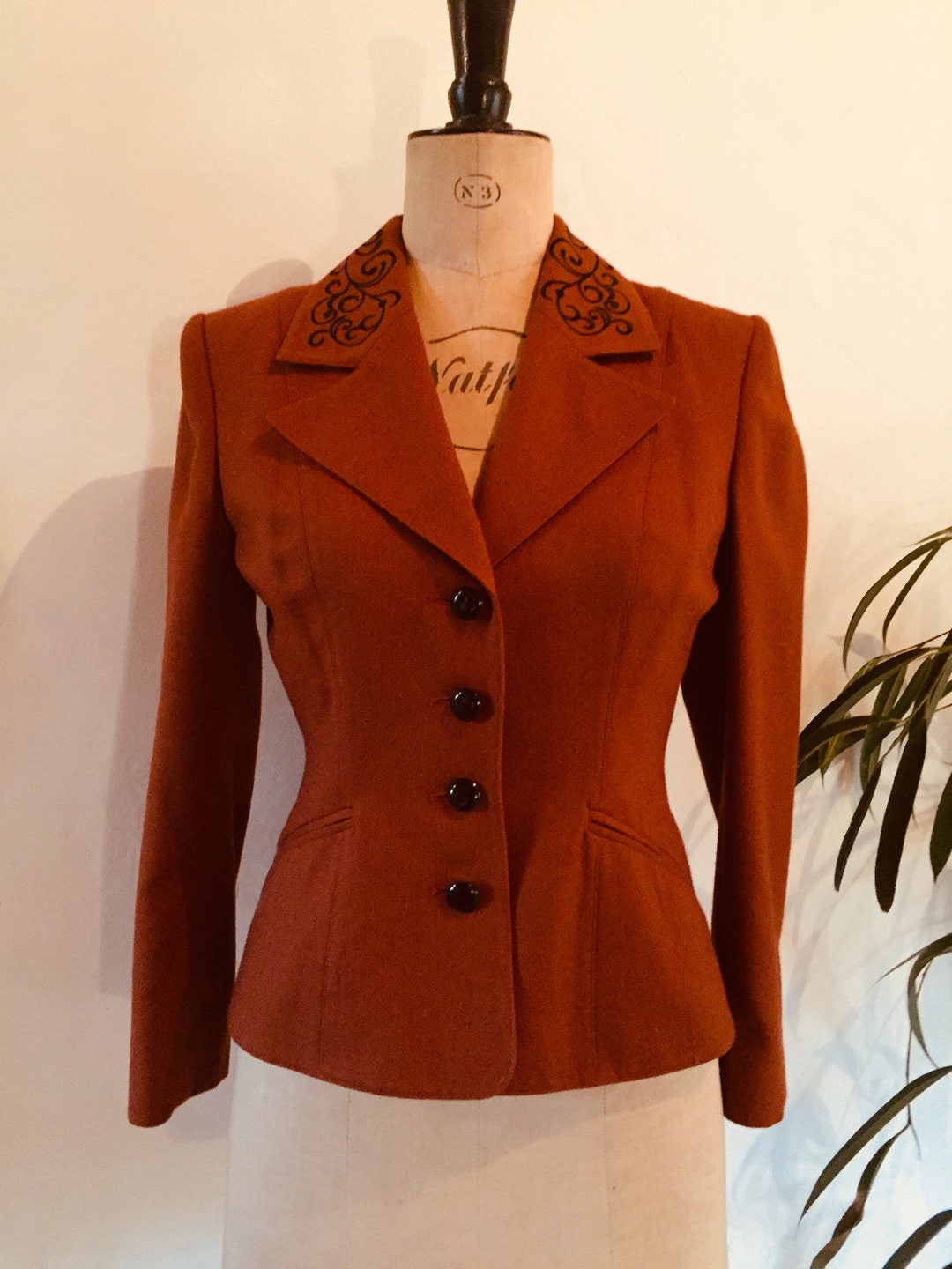 Sophisticated 1940s Style Vintage Russet Wool Windsmoor Embroidered ...
