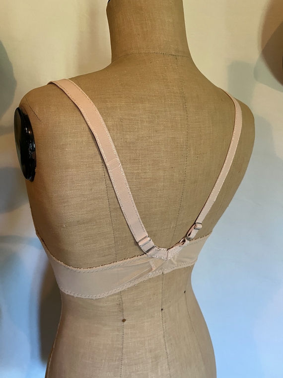 Retro 1950s style lace and mesh ladies bra/ brassiere… - Gem