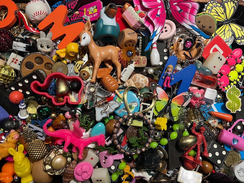 Choose Your Color Magpie Mix: Mystery Salvaged Trinkets, Toys ...