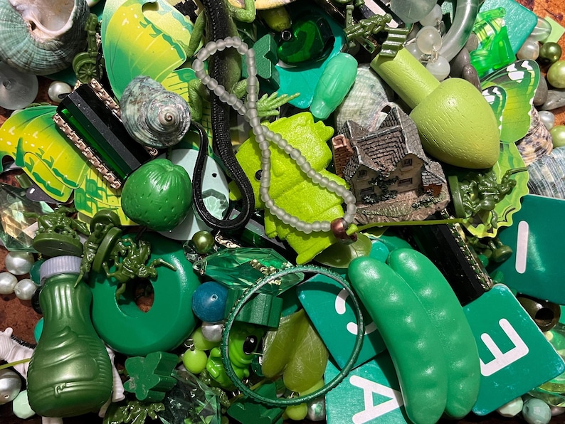 Choose Your Color Magpie Mix: Mystery Salvaged Trinkets, Toys ...