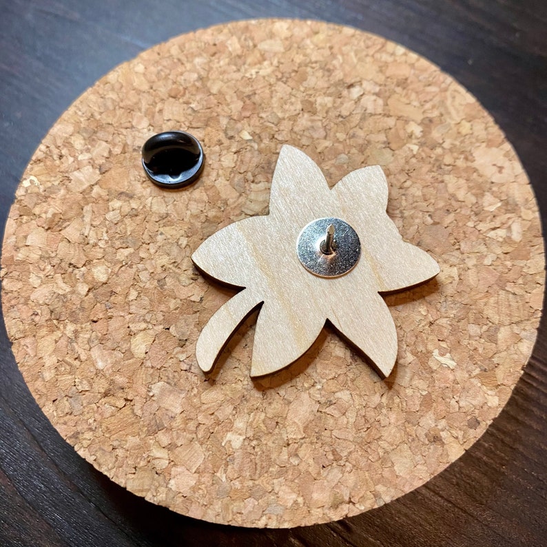 Daffodil Flower Pin | March Birth Month Flower - Etsy