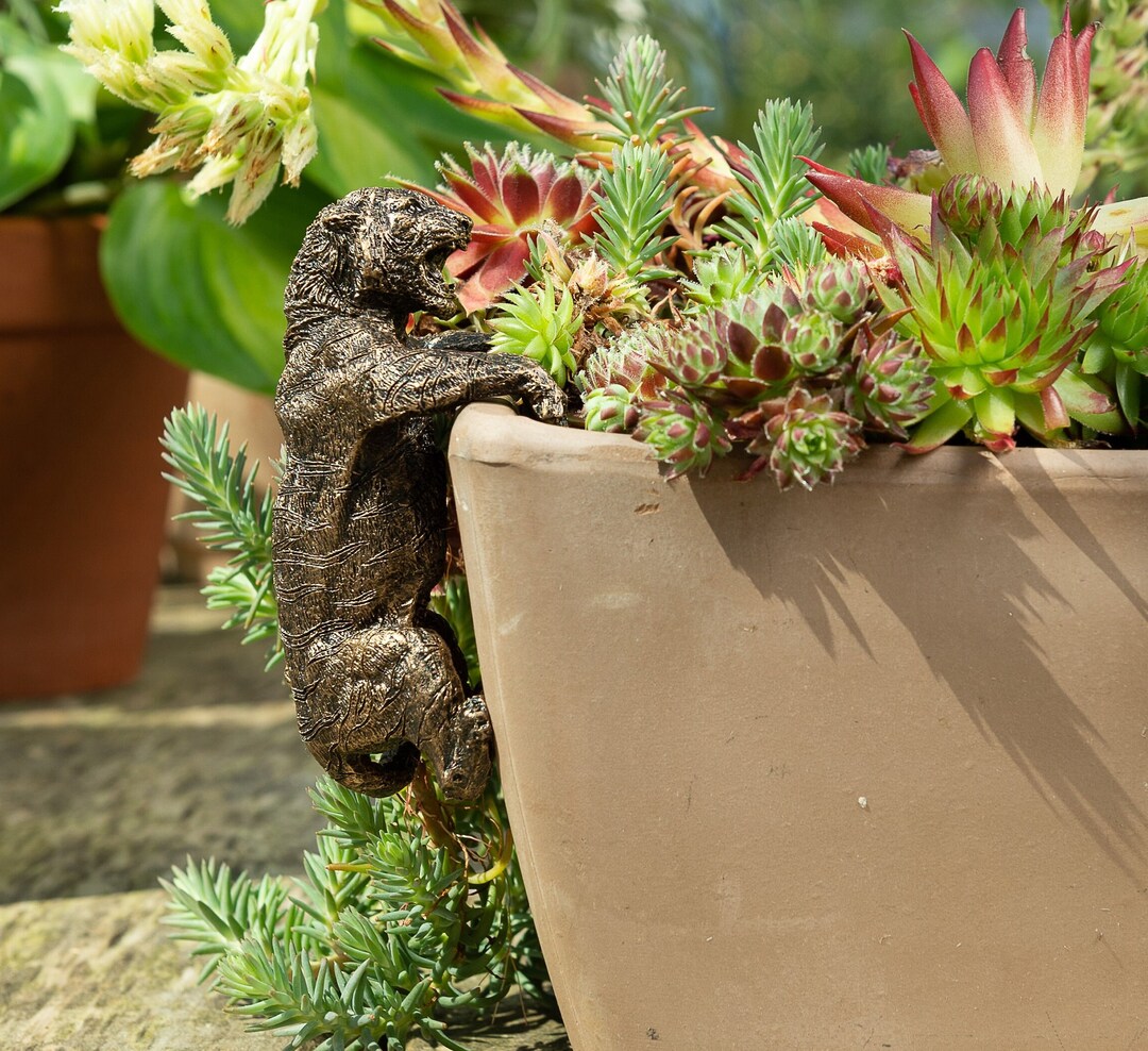 Striking Bronze Tiger Pot Buddy | Garden & Home Decor | British Design ...