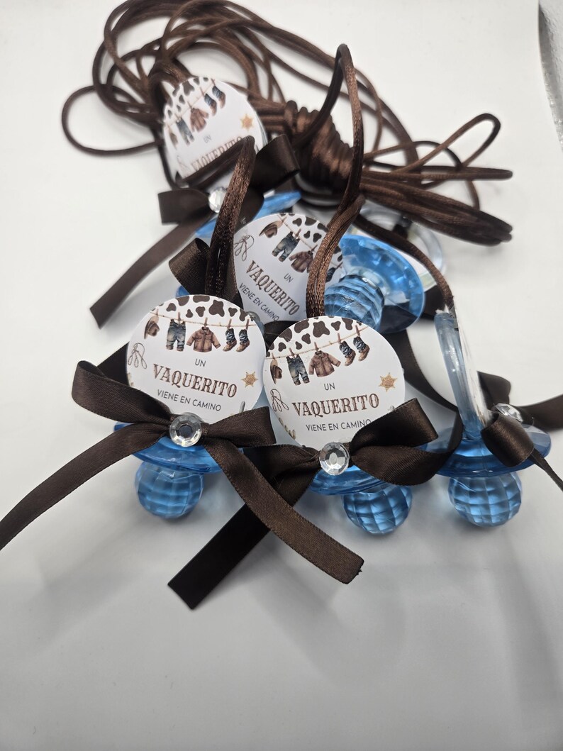 Un Vaquerito Viene En Camino Baby Shower Pacifiers Guest Favors ...