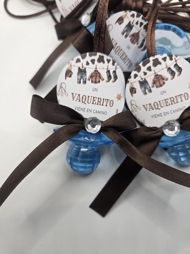 Un Vaquerito Viene En Camino Baby Shower Pacifiers Guest Favors ...