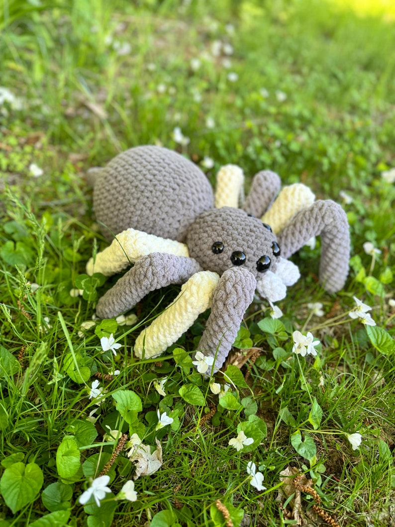 Spider Plushie, Grey, Amigurumi, Crochet - Etsy