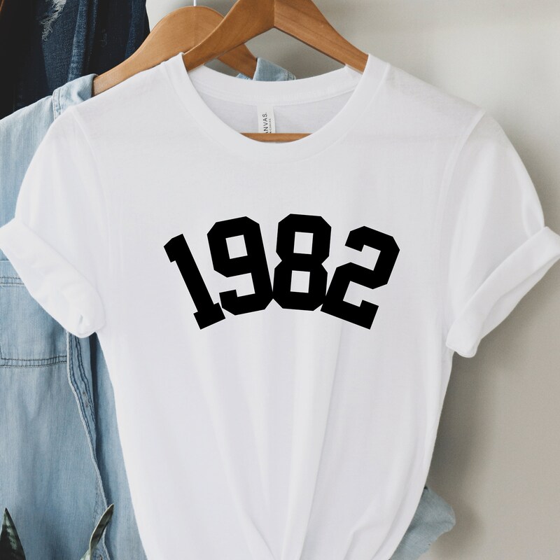 Vintage 1982 Tshirt - Etsy