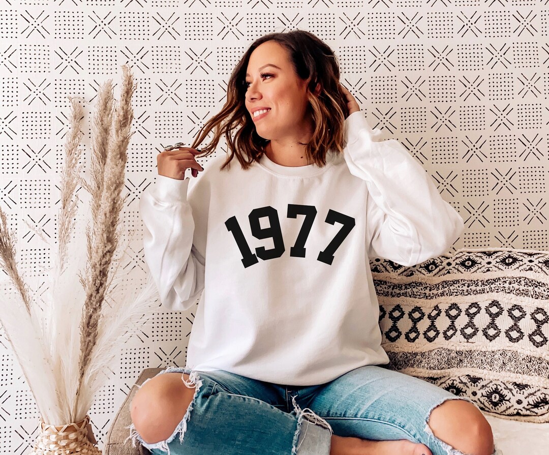 1977 Sweatshirt, 1977 Birthday Year Number Sweatshirt for Women, Born ...