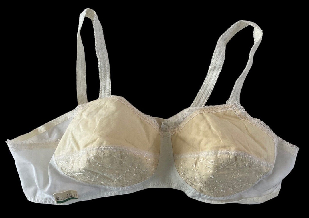 Vintage Bra 36A 1960s Molded Cup NEW Deadstock Celebrity Lace ...