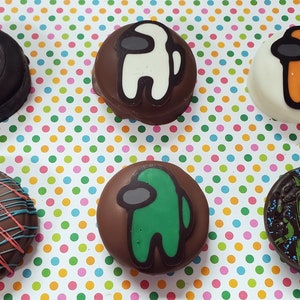 Among Us Chocolate Dipped Oreo Gift Box | Etsy