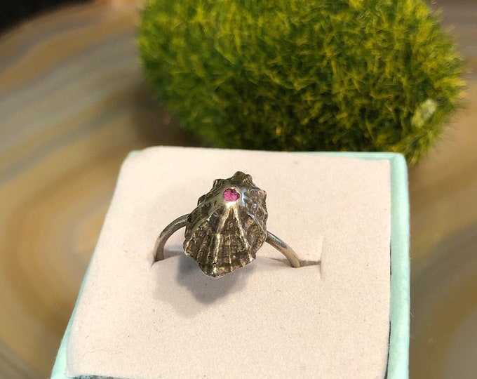 Vintage Silver Limpet Shell and Small Pink Stone Center Ring, Shell ...