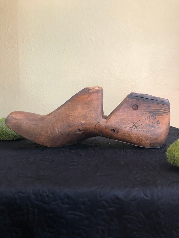 Cobbler Shoe Form