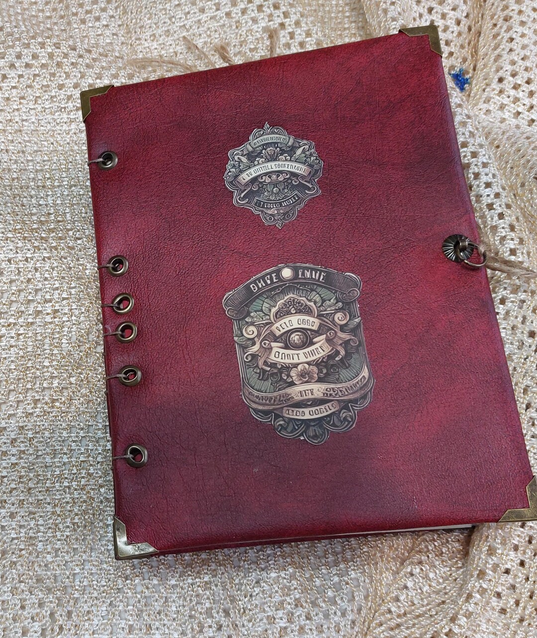 Detective Victoria Vines (journal) - Etsy