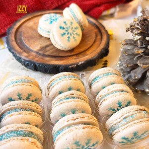 Coquito + Royal Blue Christmas French Macarons - Snow Flake With ...