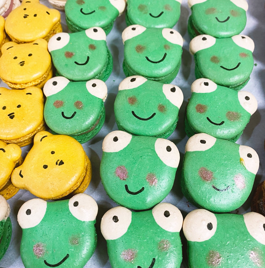 Frog French Macarons 12 or 24 - Choose Your Flavors - Edible Macaroons ...