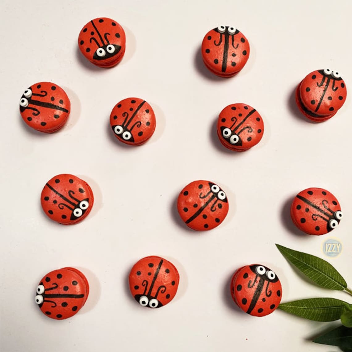 LadyBug Macarons 12 or 24 Choose your flavors Edible | Etsy
