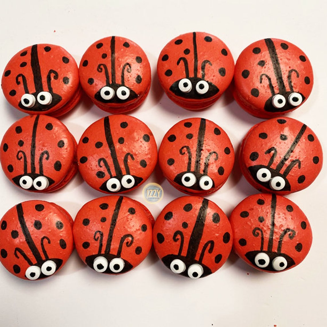 LadyBug Macarons 12 or 24 Choose your flavors Edible | Etsy