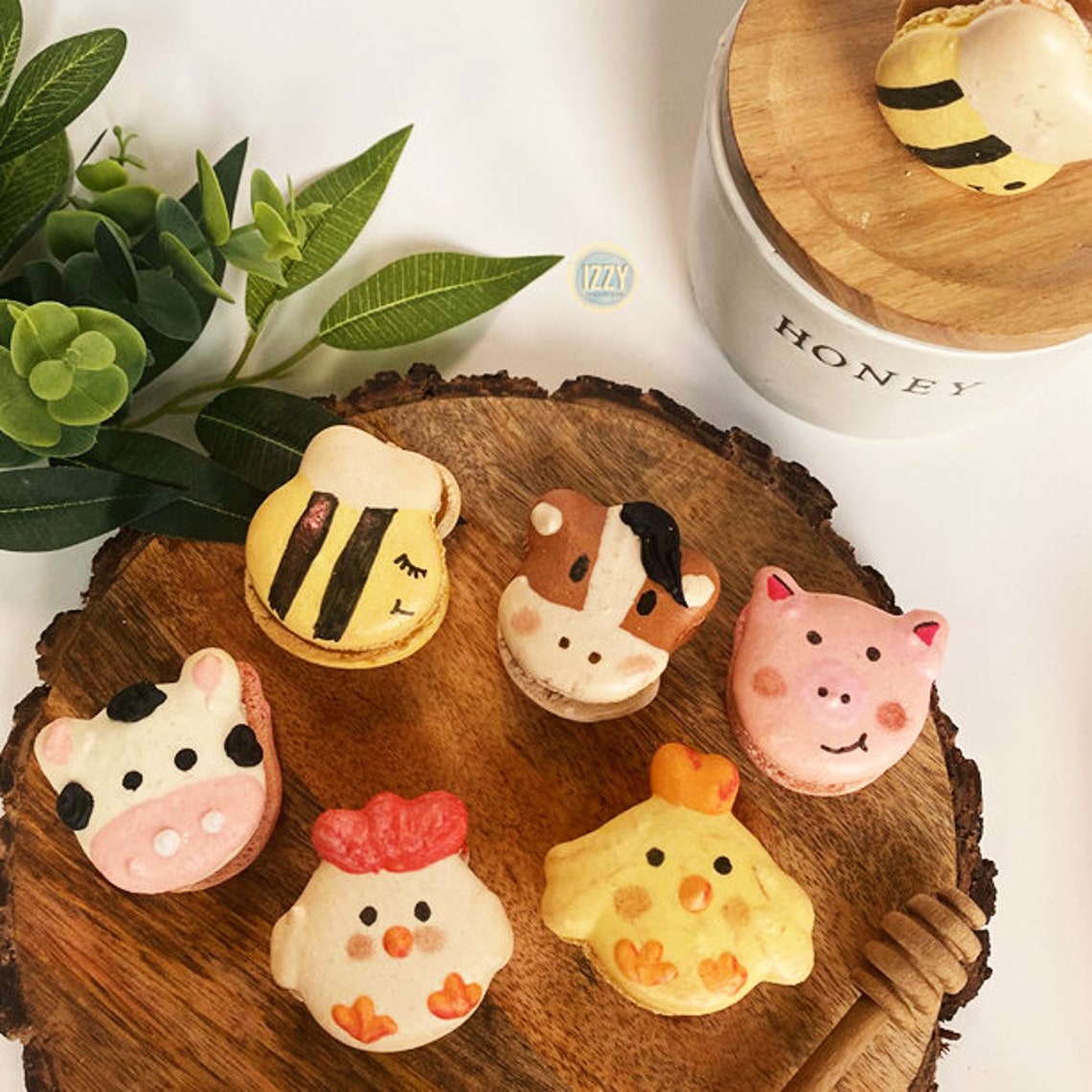 Bees Macarons 12 or 24 Choose Your Flavors Edible - Etsy