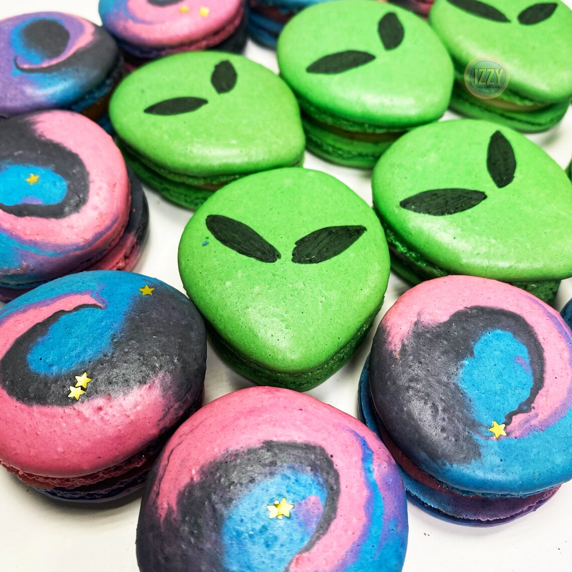 Alien and Galaxy Space Macarons 6/12/24 Choose your Flavor | Etsy