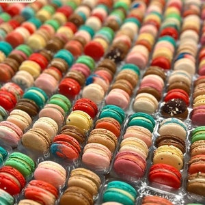 French Macaron Box - 12 Assorted Flavors - Gifts - French Macaroons ...