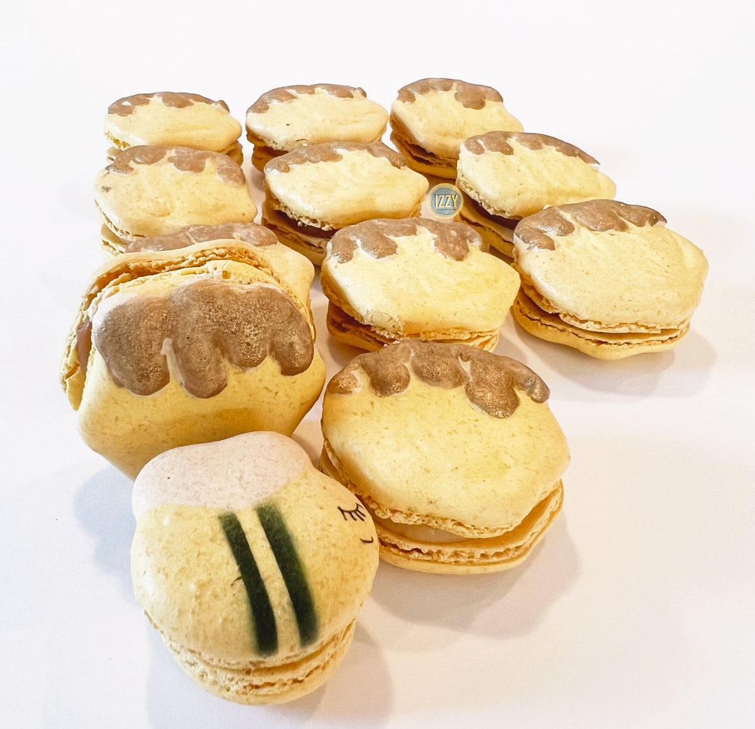 Honey Pot and Bees Macarons 12 or 24 - Choose Your Flavors - Edible ...