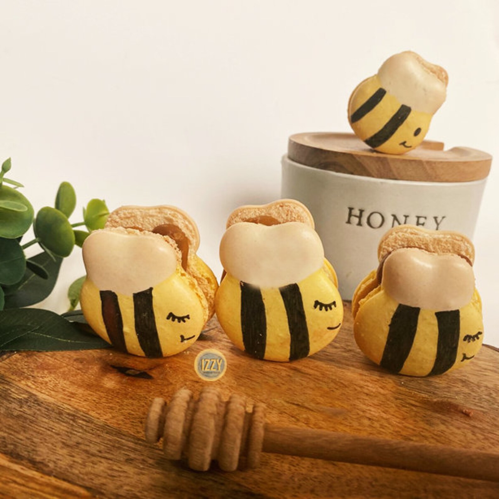 Bees Macarons 12 or 24 Choose Your Flavors Edible - Etsy
