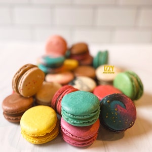 French Macaron Box - 12 Assorted Flavors - Gifts - French Macaroons ...