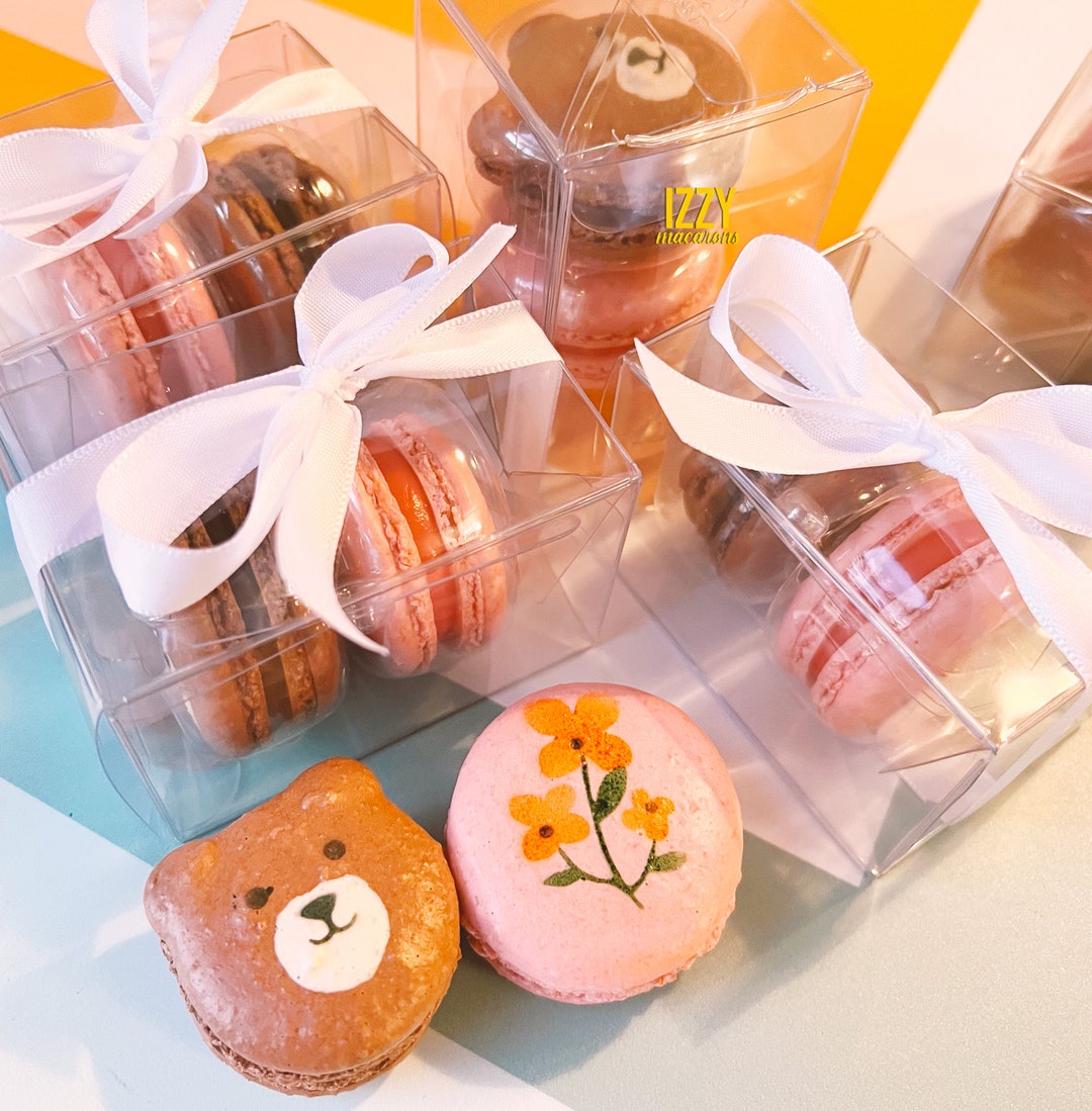 Customized Party Macarons Favor Clear Box With 2 Party Favor Choose ...