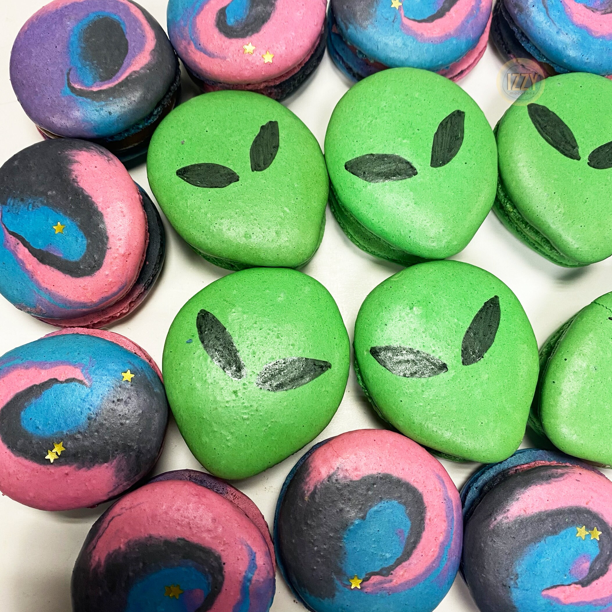 Alien and Galaxy Space Macarons 6/12/24 Choose your Flavor | Etsy