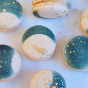 Moon Phases French Macarons - 6, 12 or 24 - Choose Flavors Macaroons ...