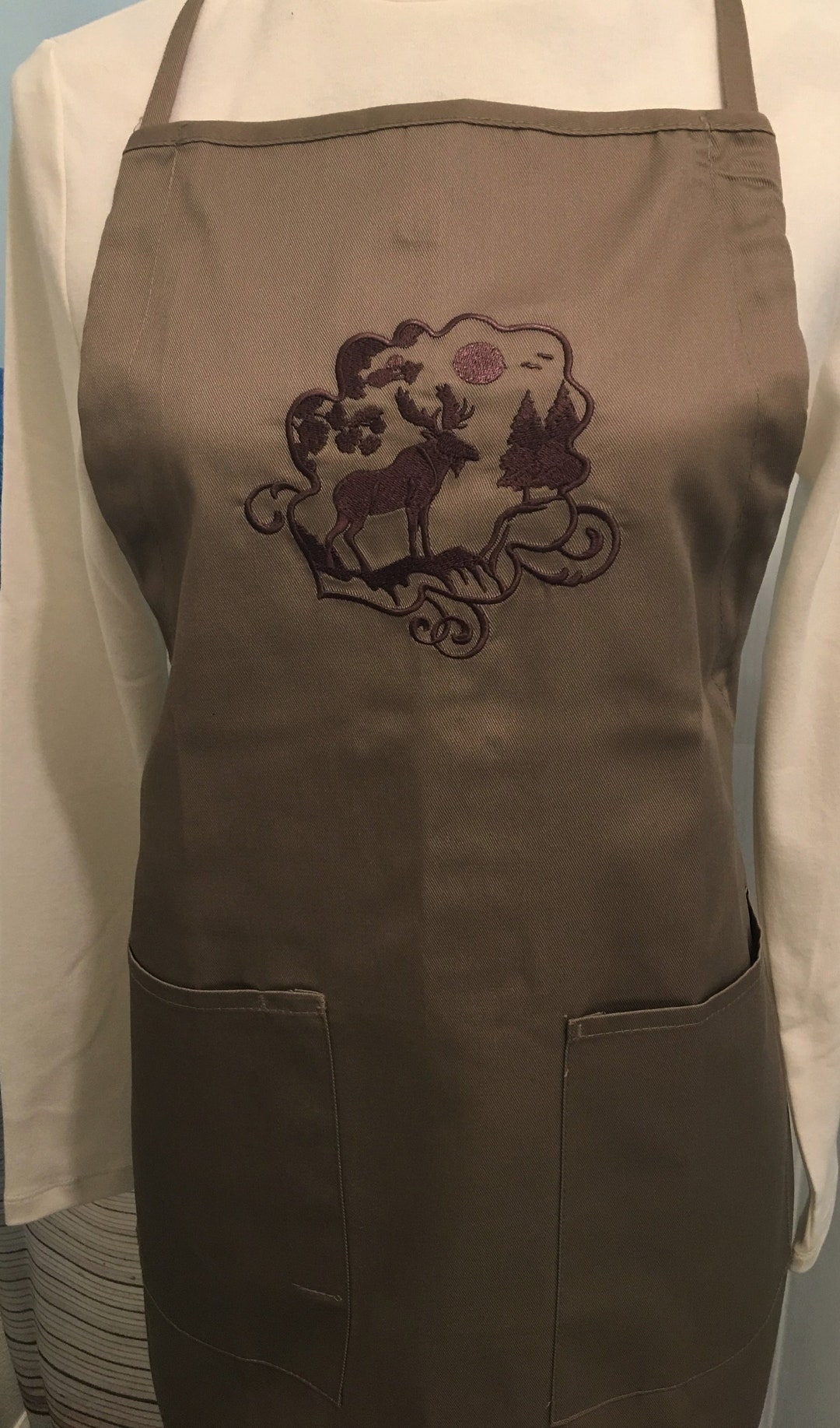 Personalized Embroidered Apron- Leaf and Moose Silhouette - Etsy