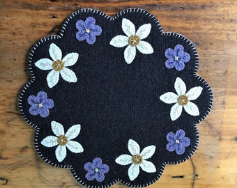 Wool Applique Kit: wool Flower Pennies Pattern by Primitive Gatherings ...