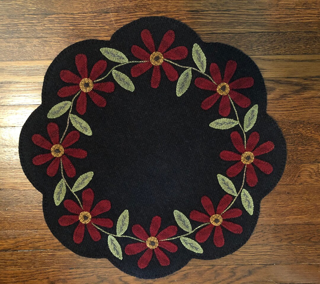 Wool Applique Kit: Daisy Table Mat Pattern by Primitive Gatherings - Etsy