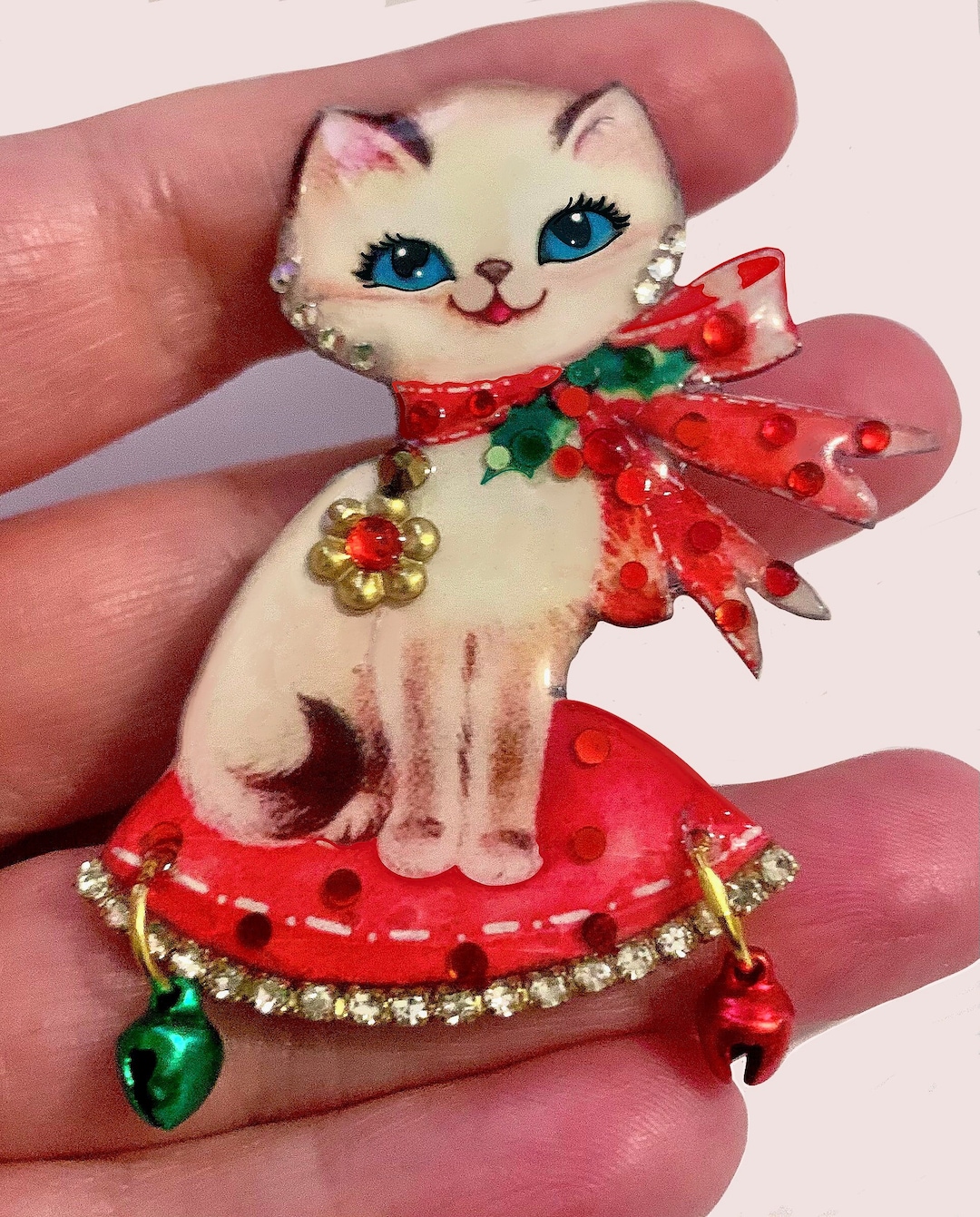 Retro Fiesta Cat on a Cushion Brooch - Etsy