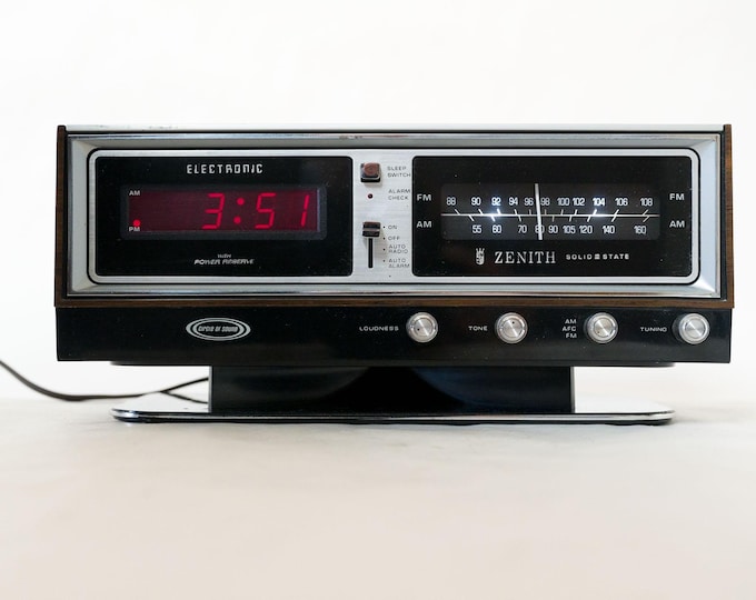 Vintage Radio Alarm Clock, Zenith Circle of Sound, Red Digital Clock ...
