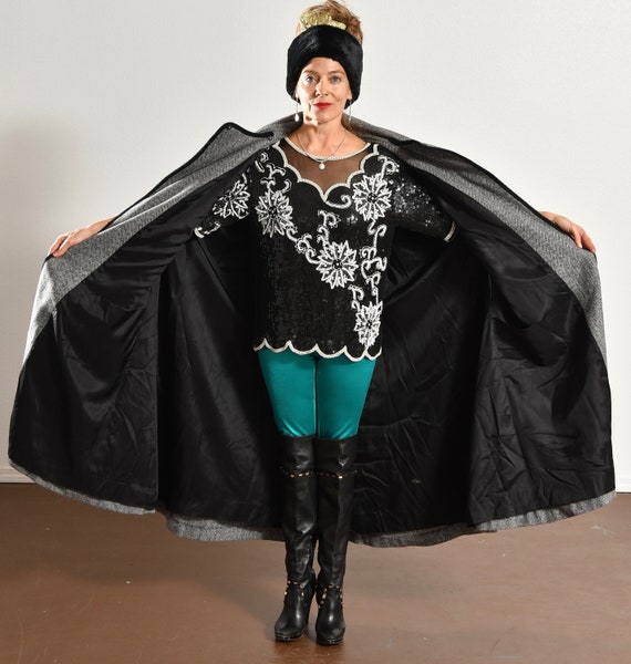 Herringbone Tweed Cape with Attached Scarf, 80's Chri… - Gem