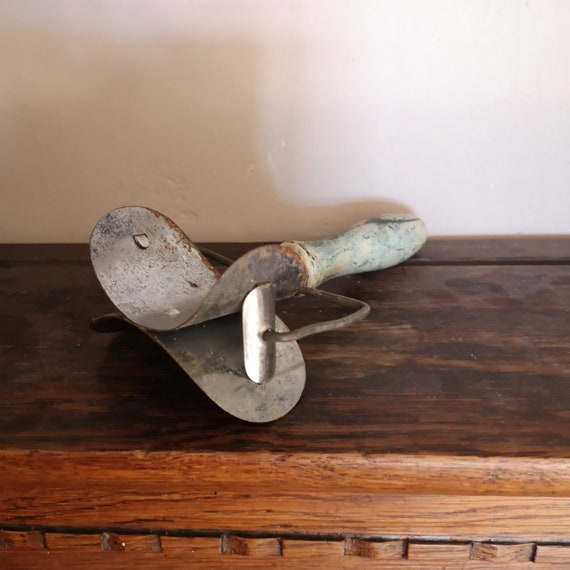 Vintage Nutbrown Rolling Circle Cutter Cookie / Biscuit - Etsy