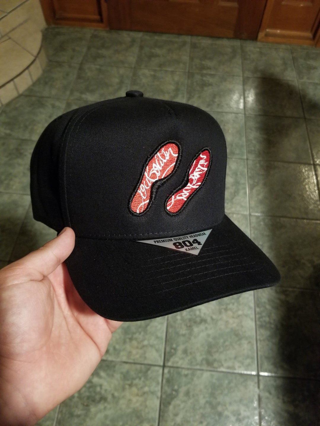 Suela Roja Red Bottom Shoes El Chino Antrax Belico Hat Snapback Black ...