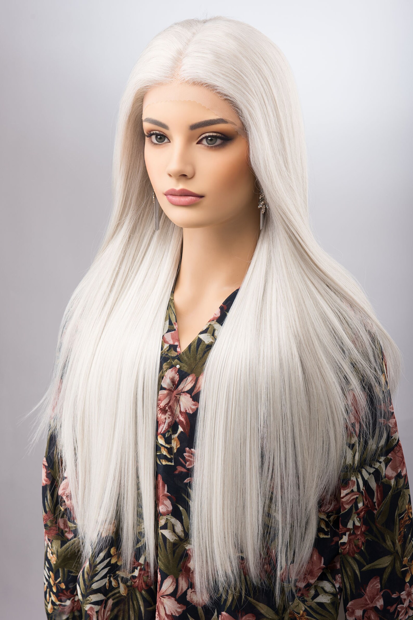 Icy Pearl White Wig Silver Gray Wig Straight Layered Cosplay Elf Wig ...