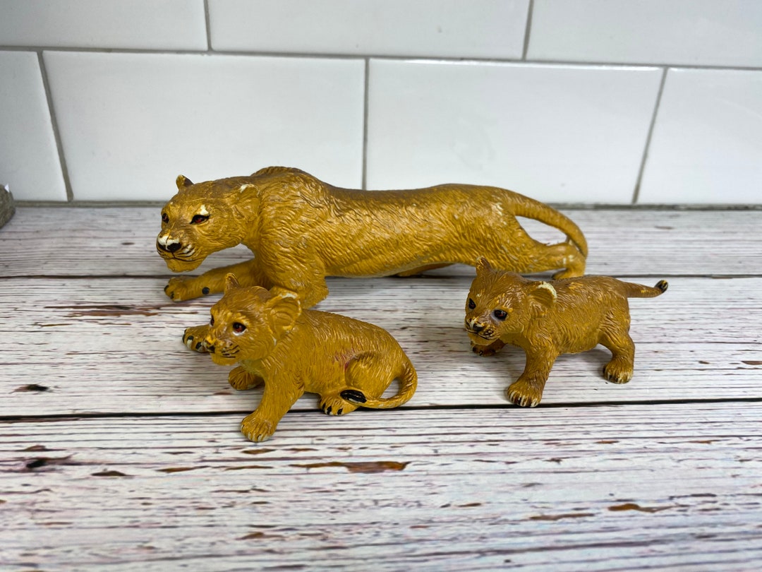 Vintage Lioness With Cubs AAA Figure ~ African Safari ~ Africa ~ Lion ...