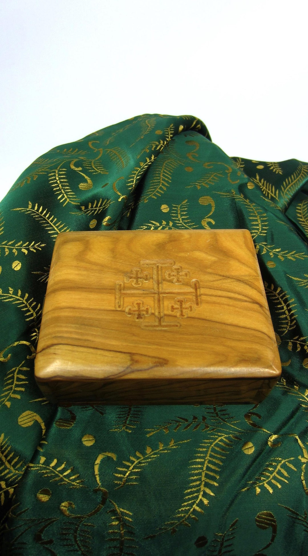 Vintage Israeli Olive Wood Box W/ Carved Jerusalem Cross Fabric Lining ...