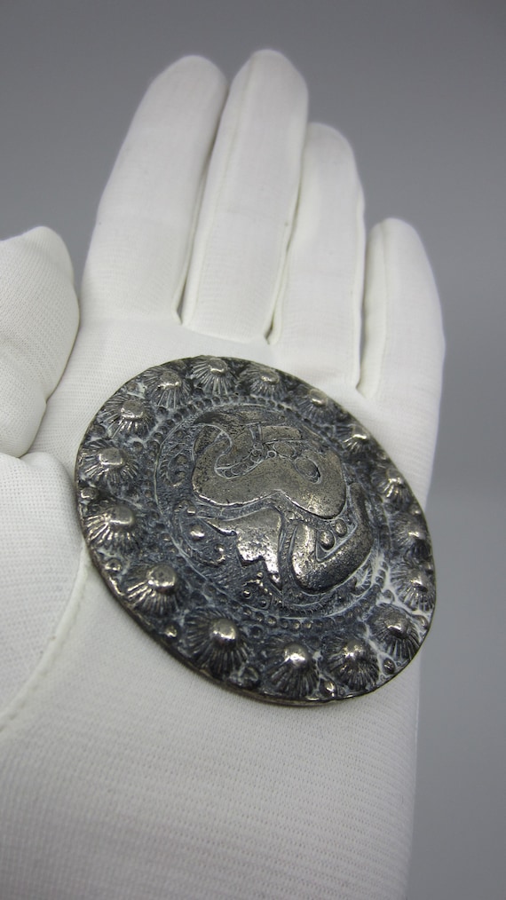 Vintage or antique Algerian large round silver brooch… - Gem