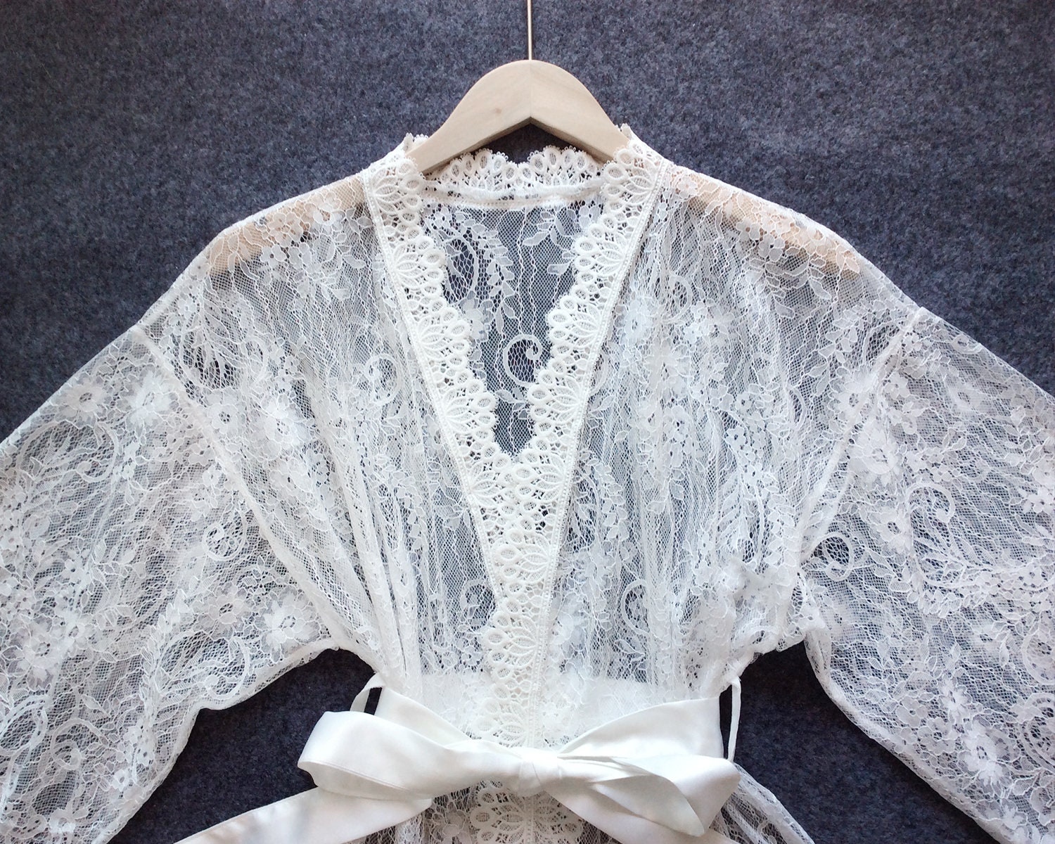 White Bridal Lace Robe: Women's Kimono, Wedding Party Gift - Etsy