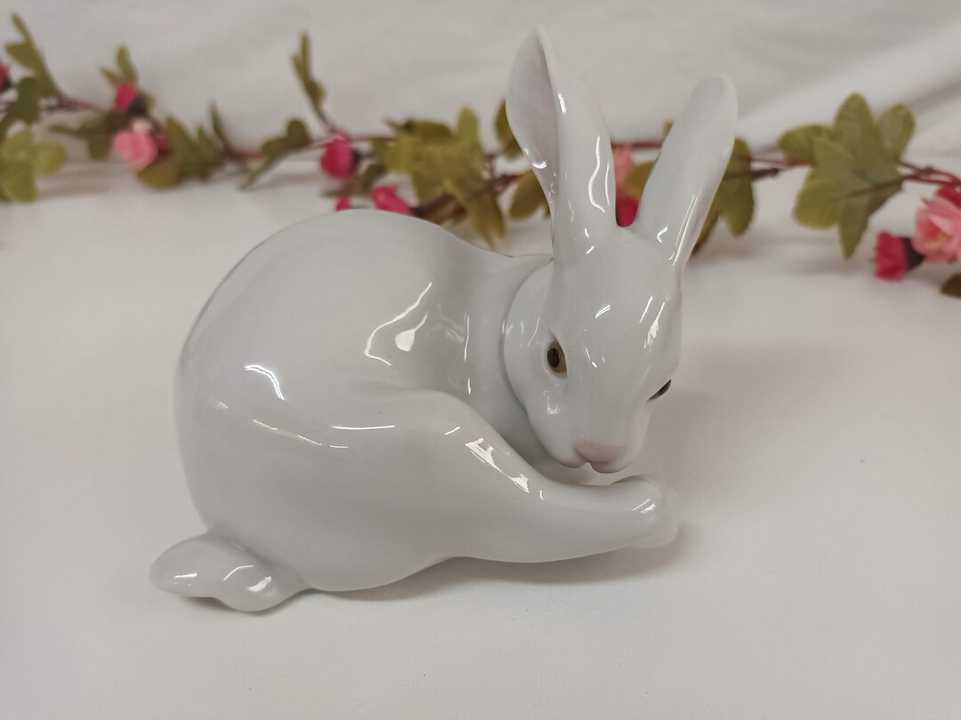 Vintage LLADRO Preening Rabbit 1990’s Porcelain Figurine #5906 Rabbit ...