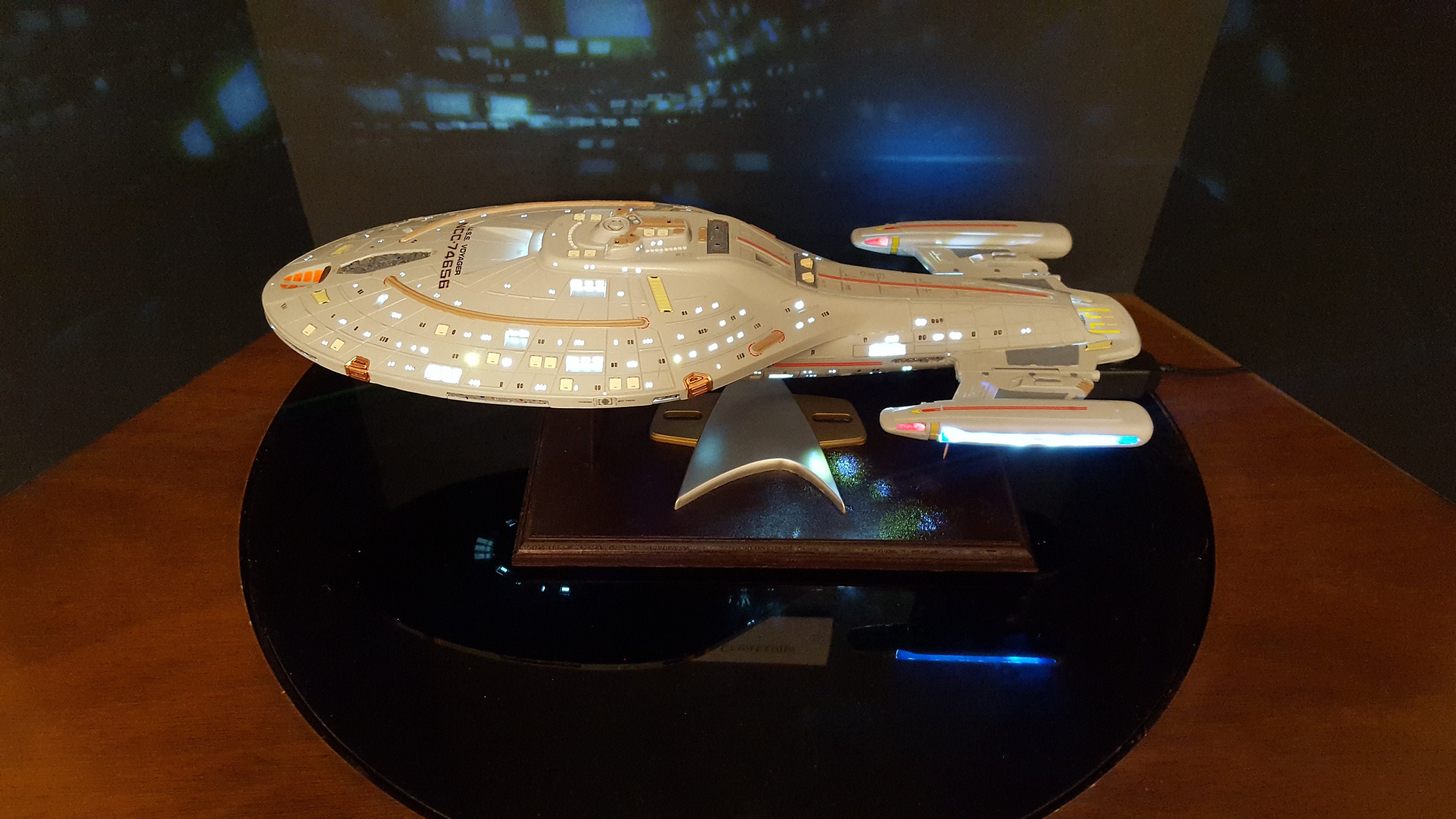 1/670 USS VOYAGER Model - Etsy Sweden