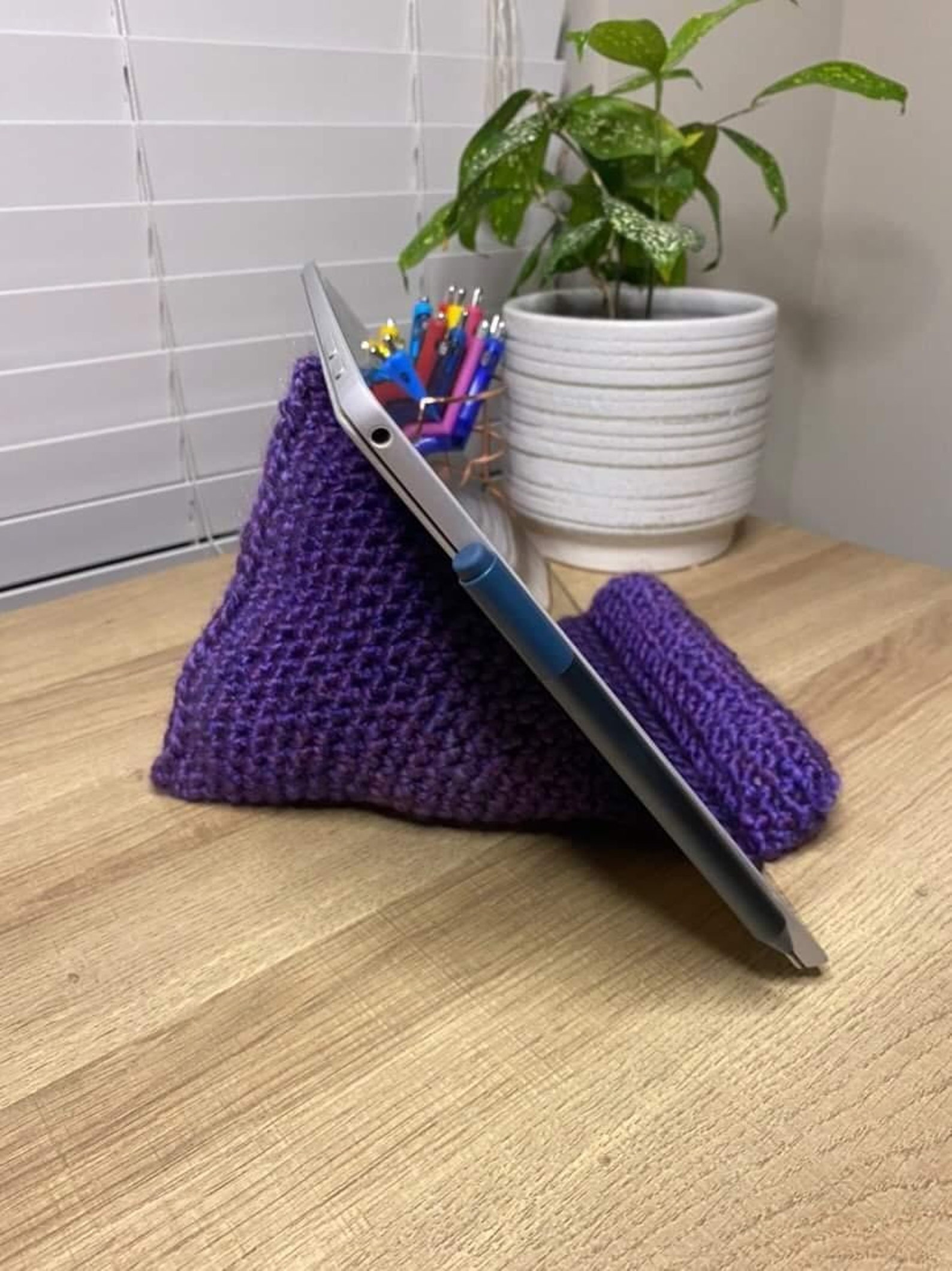 Crochet Pattern for a Phone/tablet Holder Cushion - Etsy