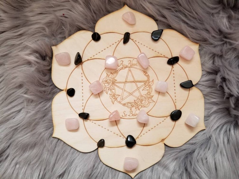 Wicca Flower Crystal Grid - Etsy