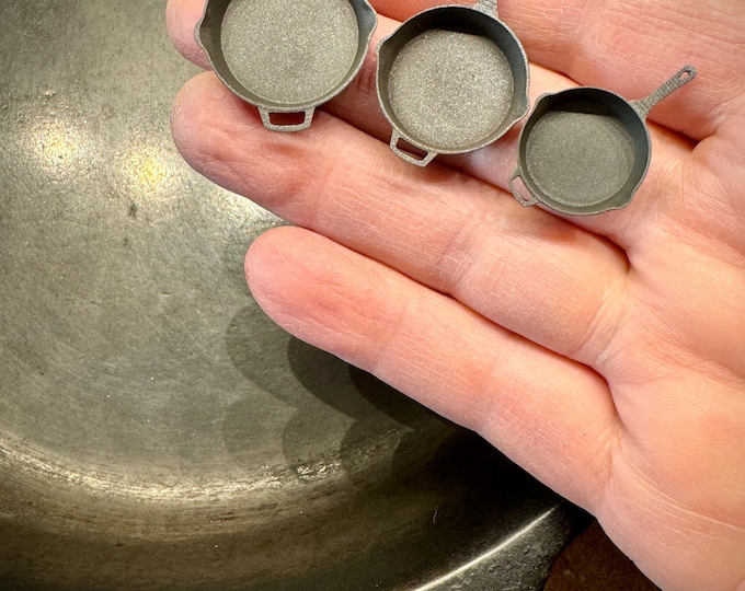 Dollhouse Miniature Vintage "cast Iron" Skillets in 3 Sizes, Scale 1:12 ...