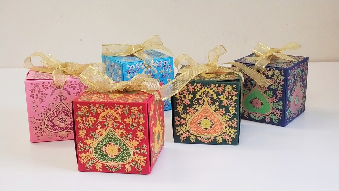 20 Assorted Gold Print Ribbon Boxes, Boxes in Size 3x3x3 Inch ...