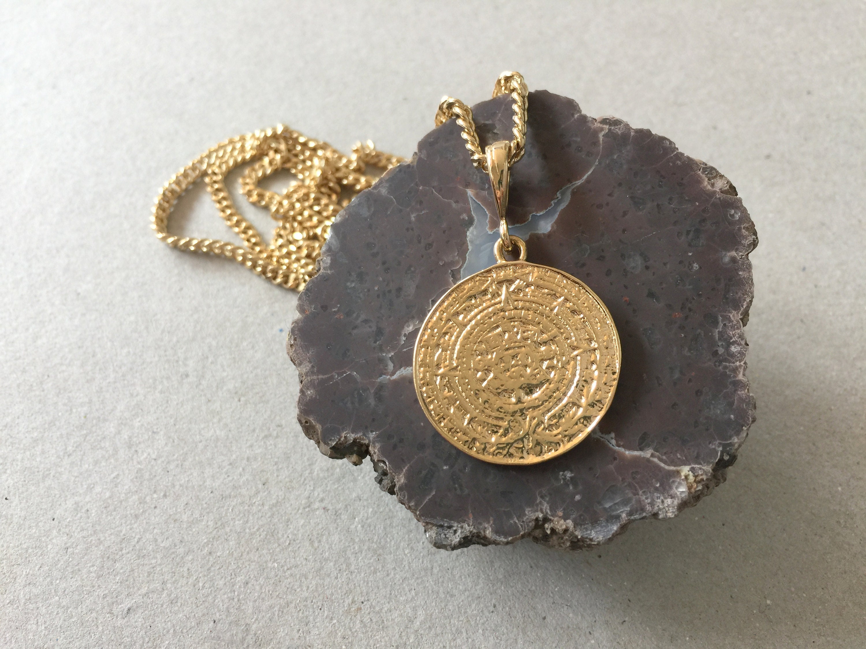 Aztec Sun Stone Coin Necklace Gold Tonalpohualli Sacred - Etsy.de